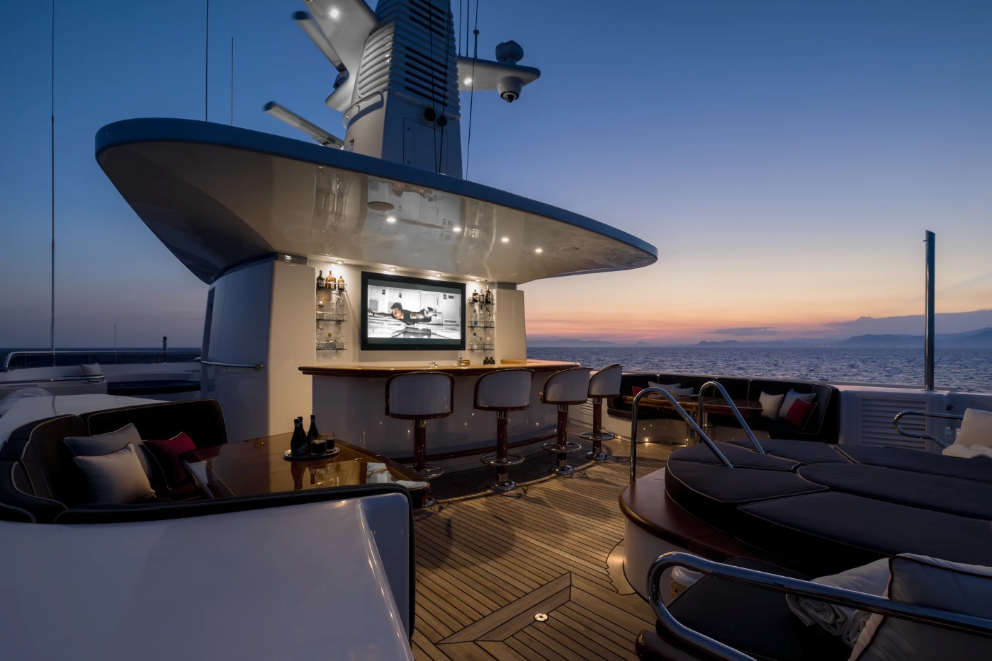 Yacht OLYMPUS, Feadship | CHARTERWORLD Luxury Superyacht Charters